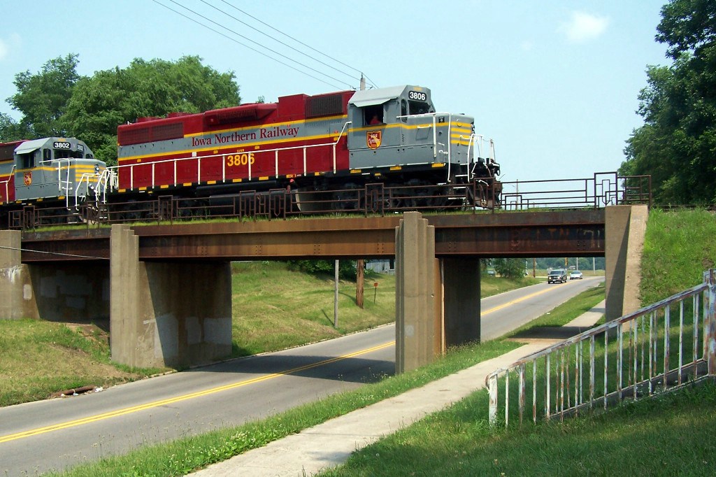IANR 3806 manuevers in the ex-CGW yard